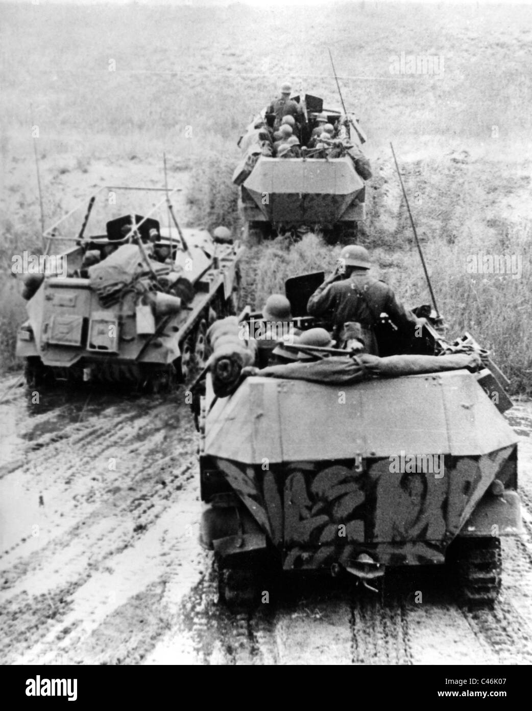 Second World War: German Troops attacking Stalingrad between the rivers ...