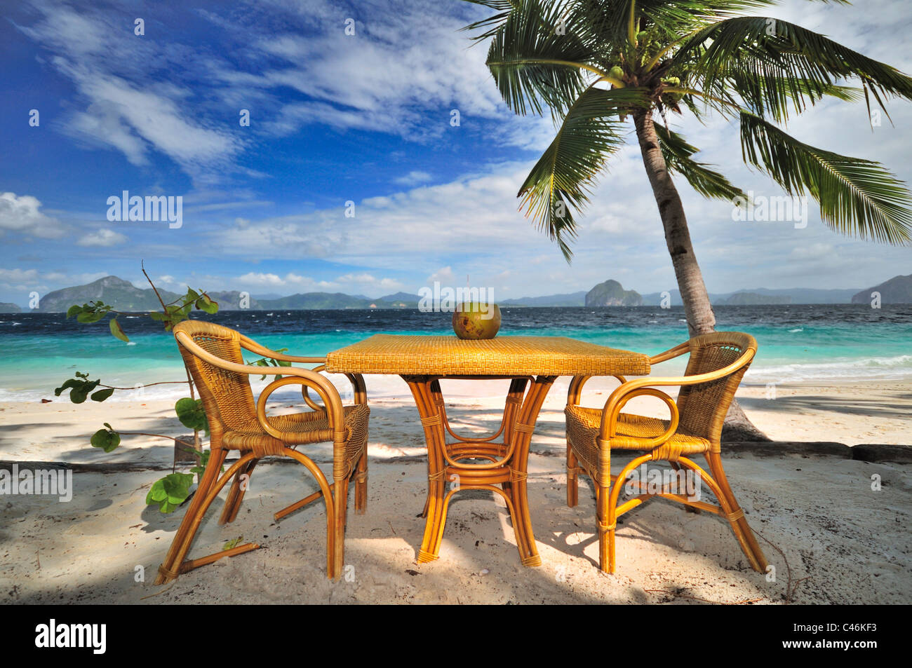 Cafe on the beach Stock Photo - Alamy