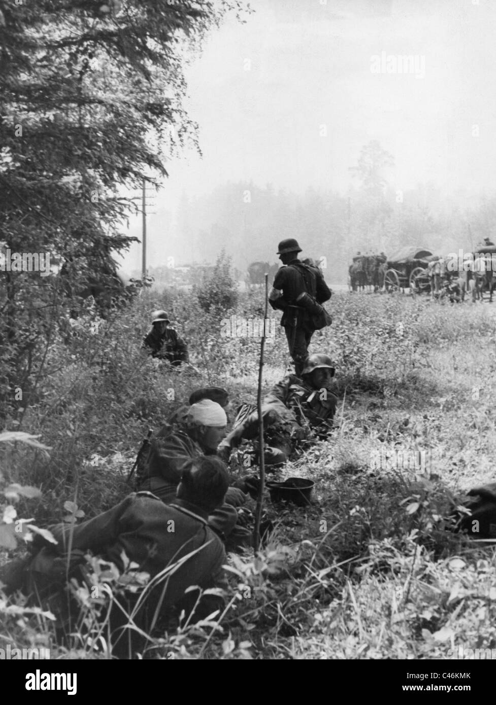 Advancing allied troops Black and White Stock Photos & Images - Alamy