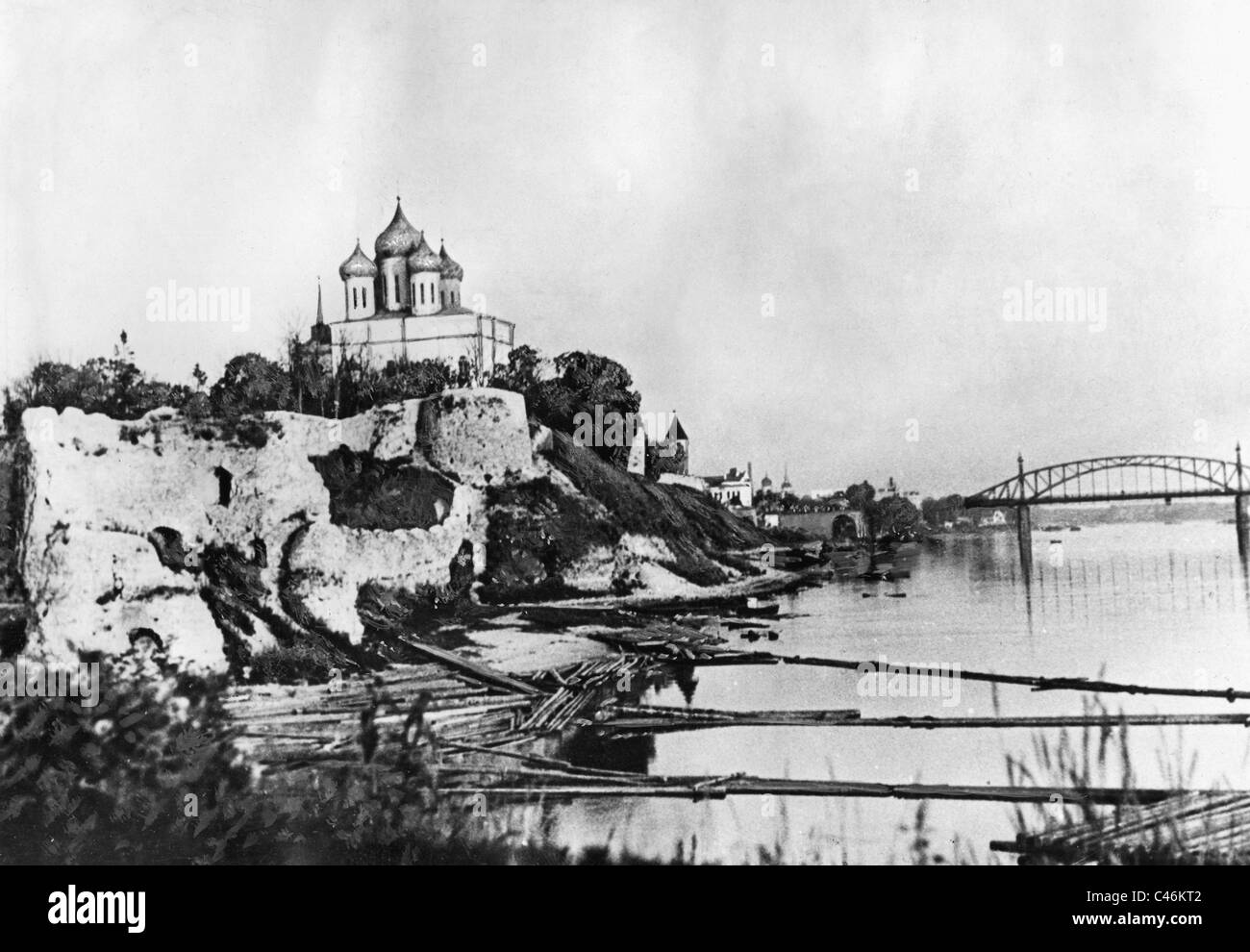 Second World War: Troops of German Army Group North advancing and ...