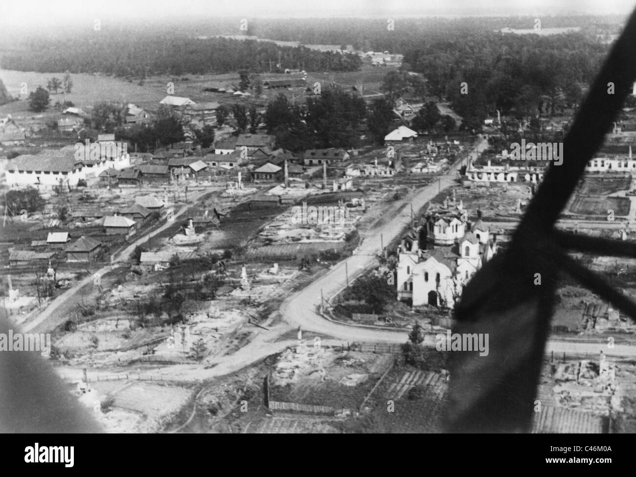 Second World War: Troops of German Army Group North advancing and ...