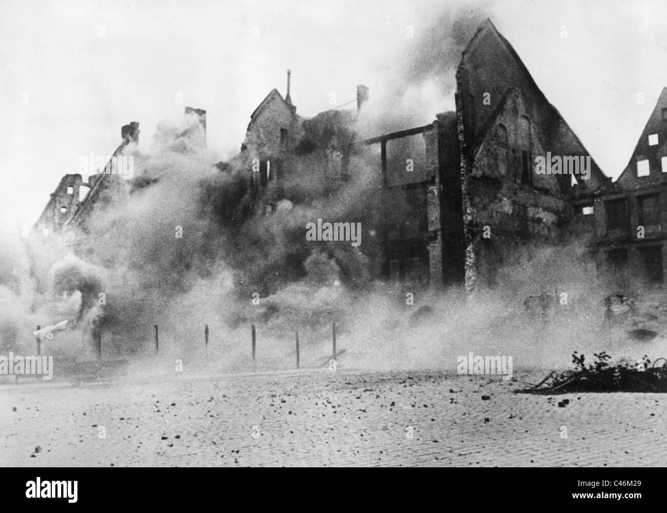 Second World War: Troops of German Army Group North advancing and ...
