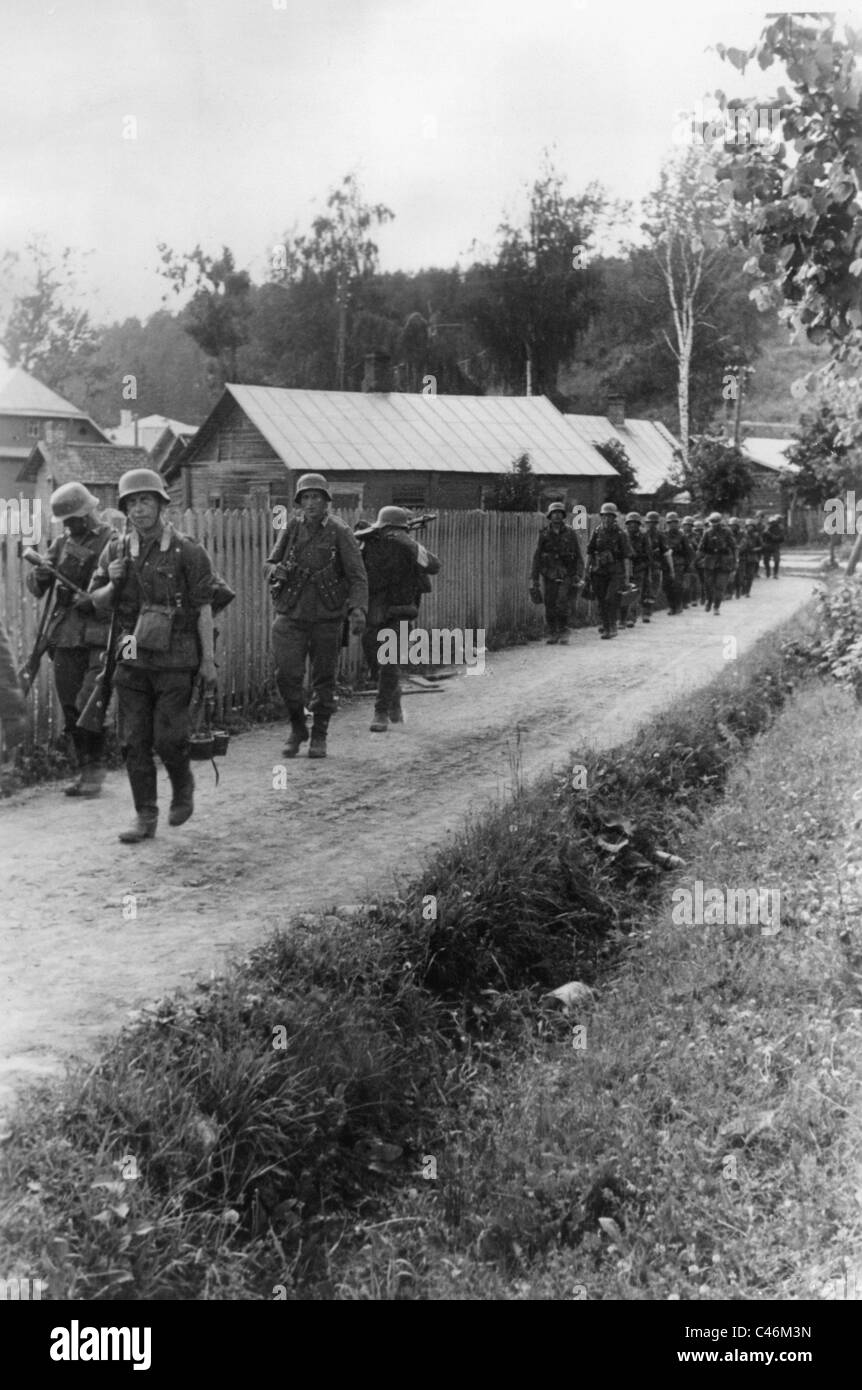 Second World War: Troops of German Army Group North in Lithuania ...