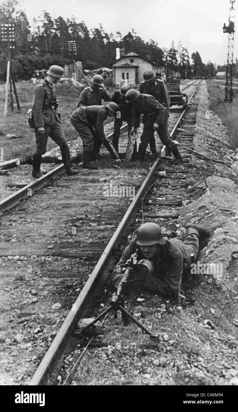 Advancing allied troops Black and White Stock Photos & Images - Alamy