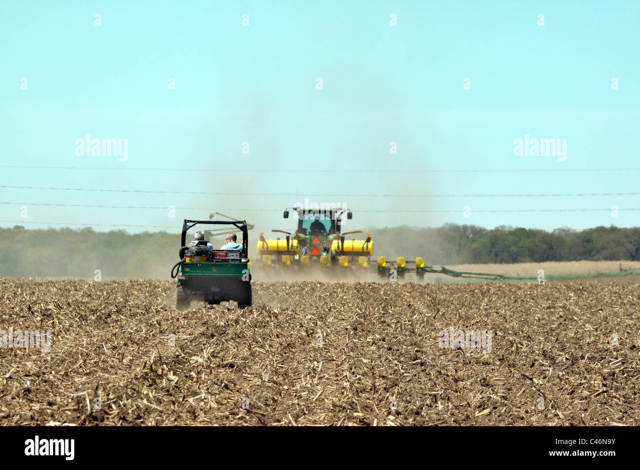 Planting soybeans in American Midwest Stock Photo - Alamy