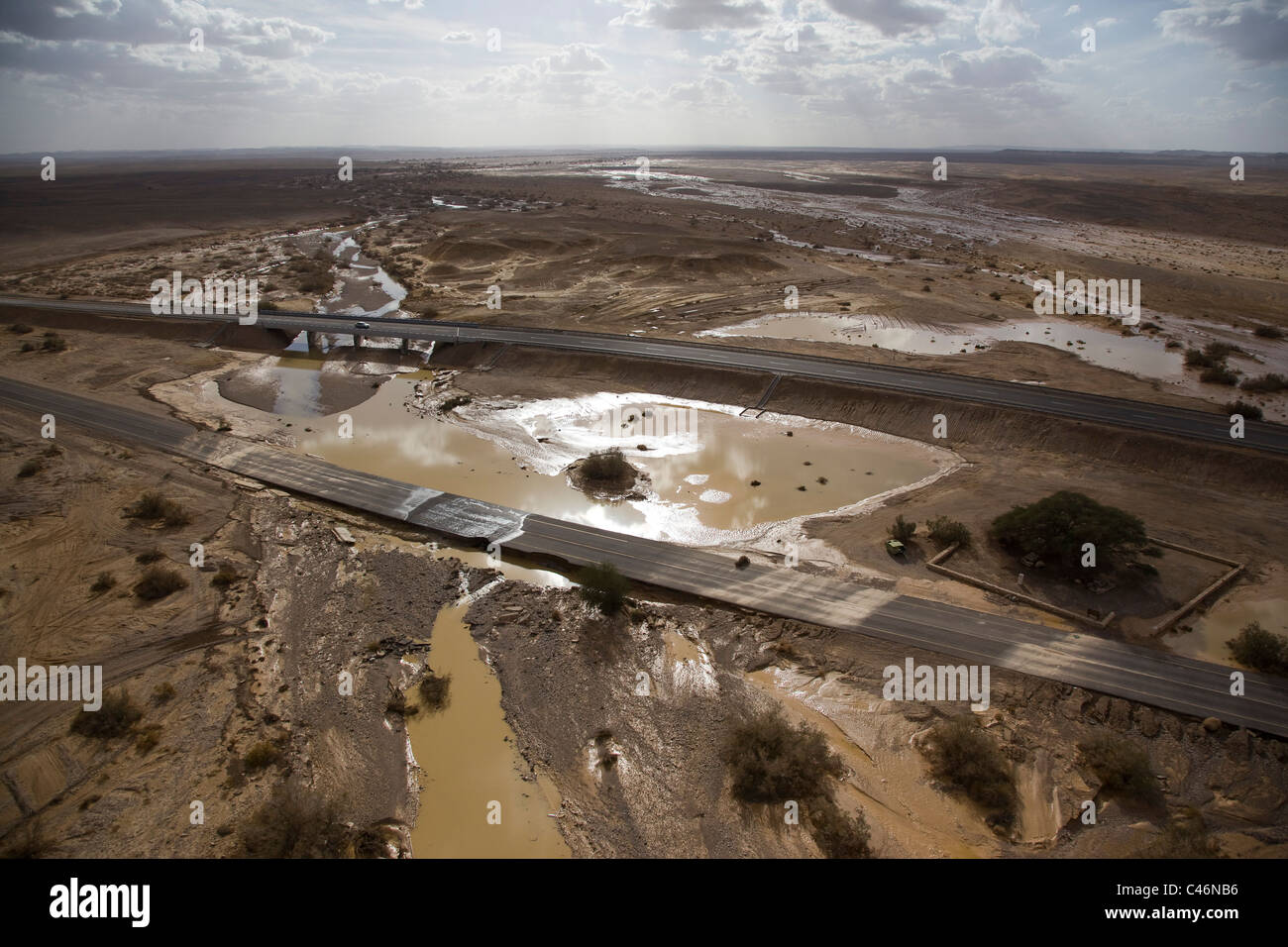 Aerial photograph of a flooded wadi in the Arava Stock Photo - Alamy
