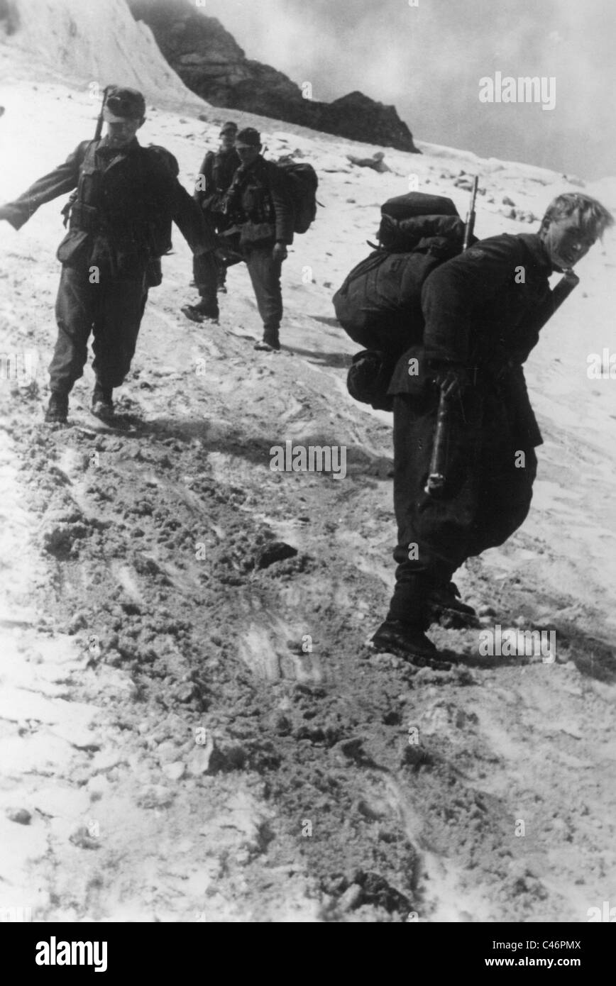 Second World War: German mountain infantry at Mount Elbrus, 1942 - 1943 ...