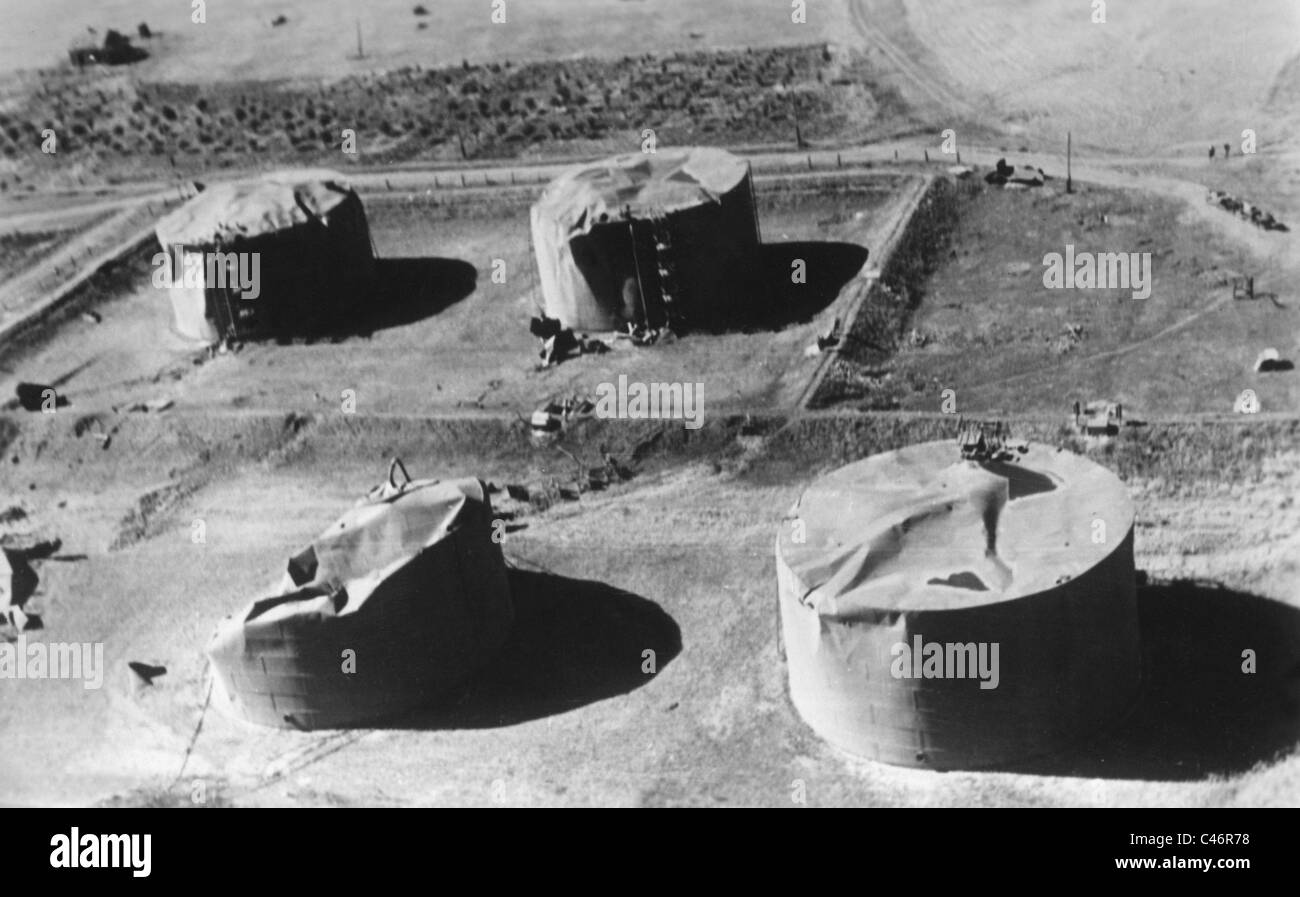 Second World War: Oil wells in Caucasus Mountains, 1943 Stock Photo - Alamy