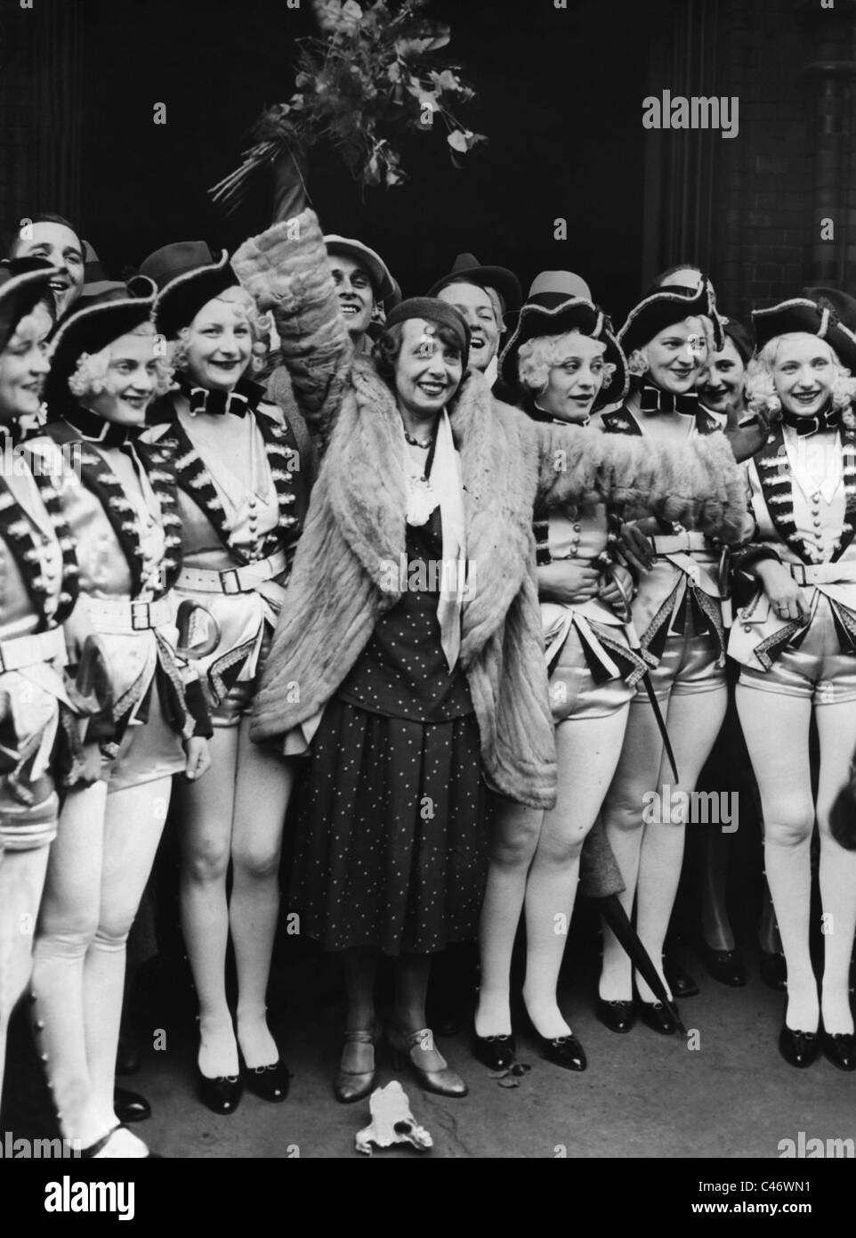 Mistinguett hi-res stock photography and images - Alamy
