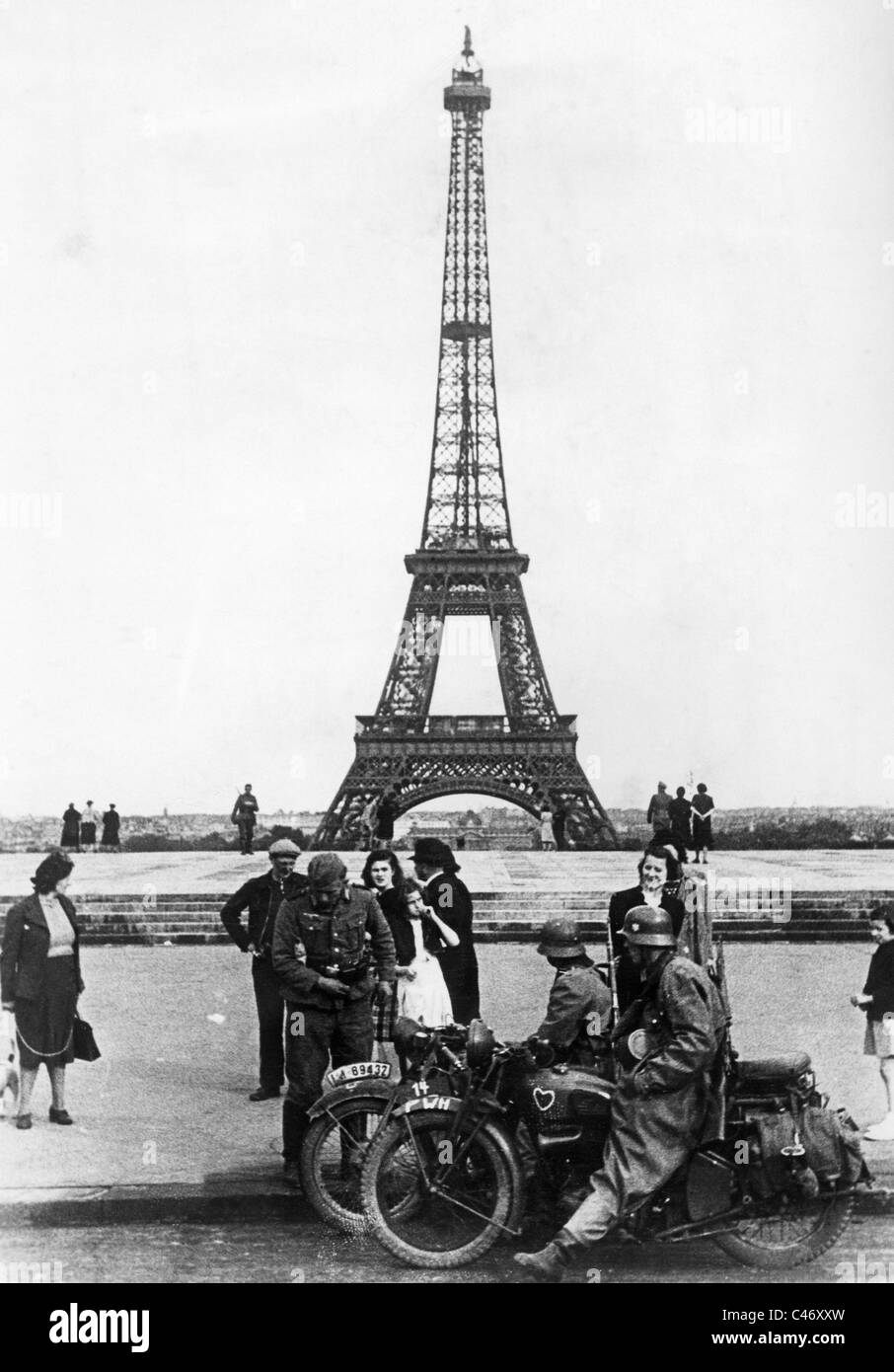 Second World War: German troops marching into Paris, 14.06.1940 Stock ...