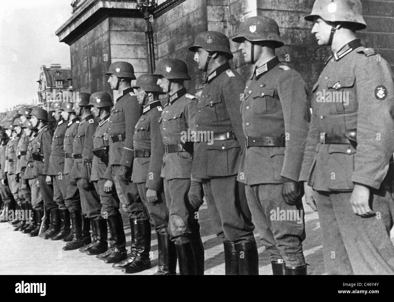 France surrender 1940 hi-res stock photography and images - Alamy