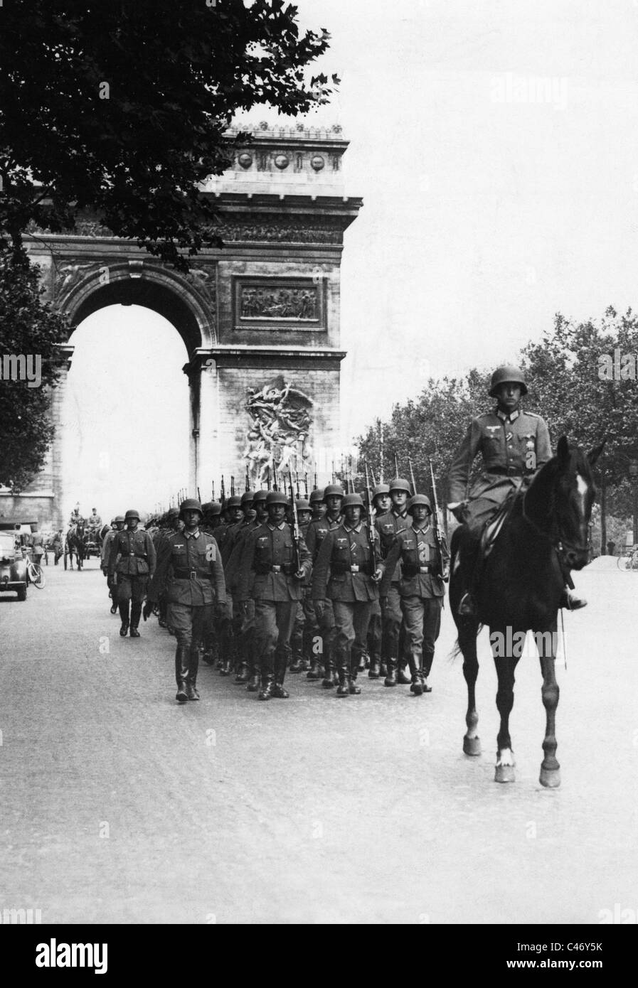 Second World War: German Parades in Paris, from July 1940 Stock Photo ...