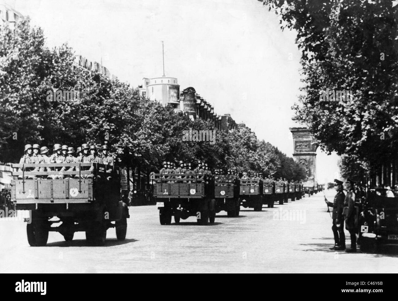 Second World War: German Parades in Paris, from July 1940 Stock Photo ...