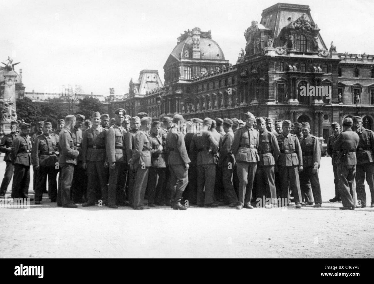 Second World War: Western Front. German soldiers in Paris, 1940 - 1944 ...