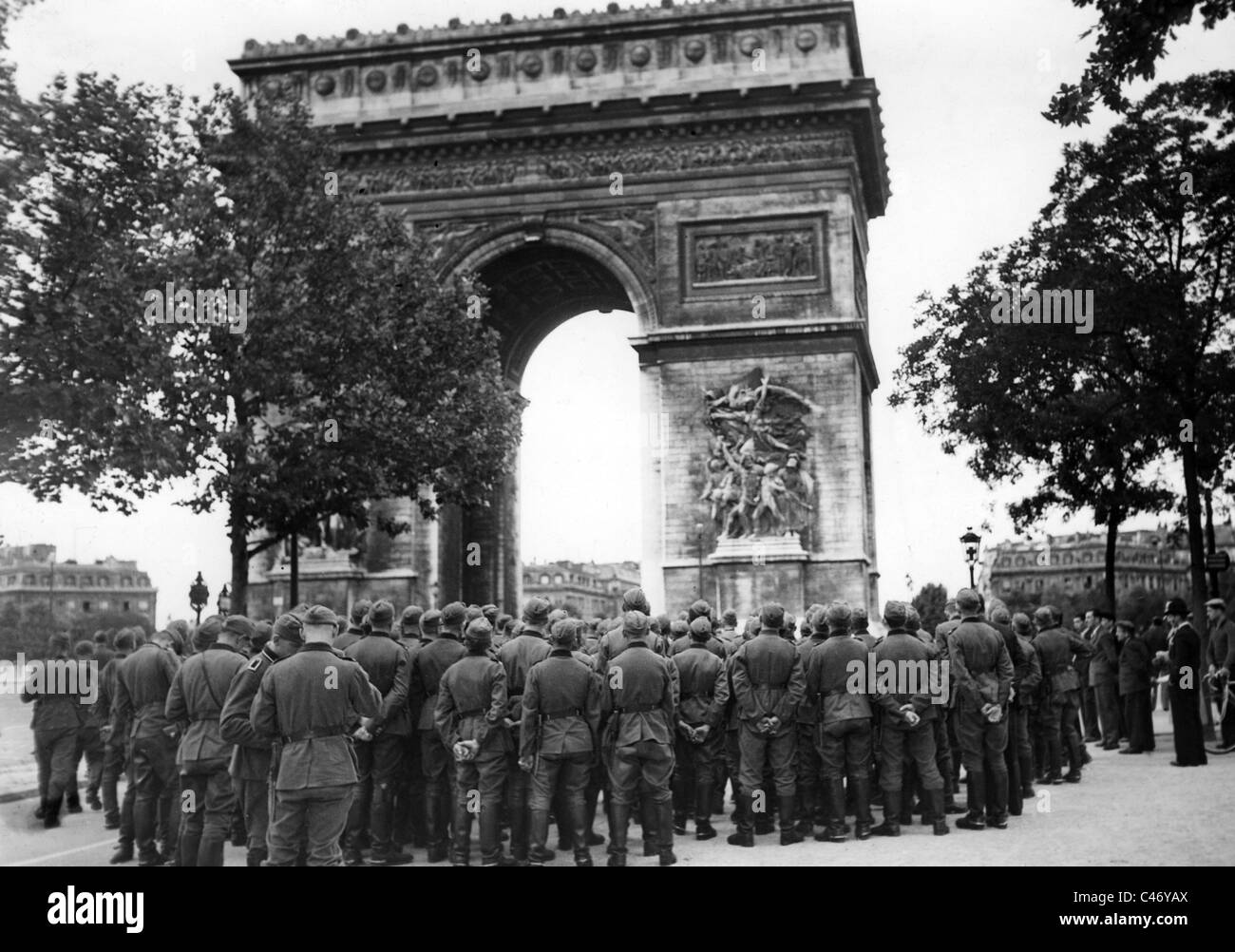 Second World War: Western Front. German soldiers in Paris, 1940 - 1944 ...