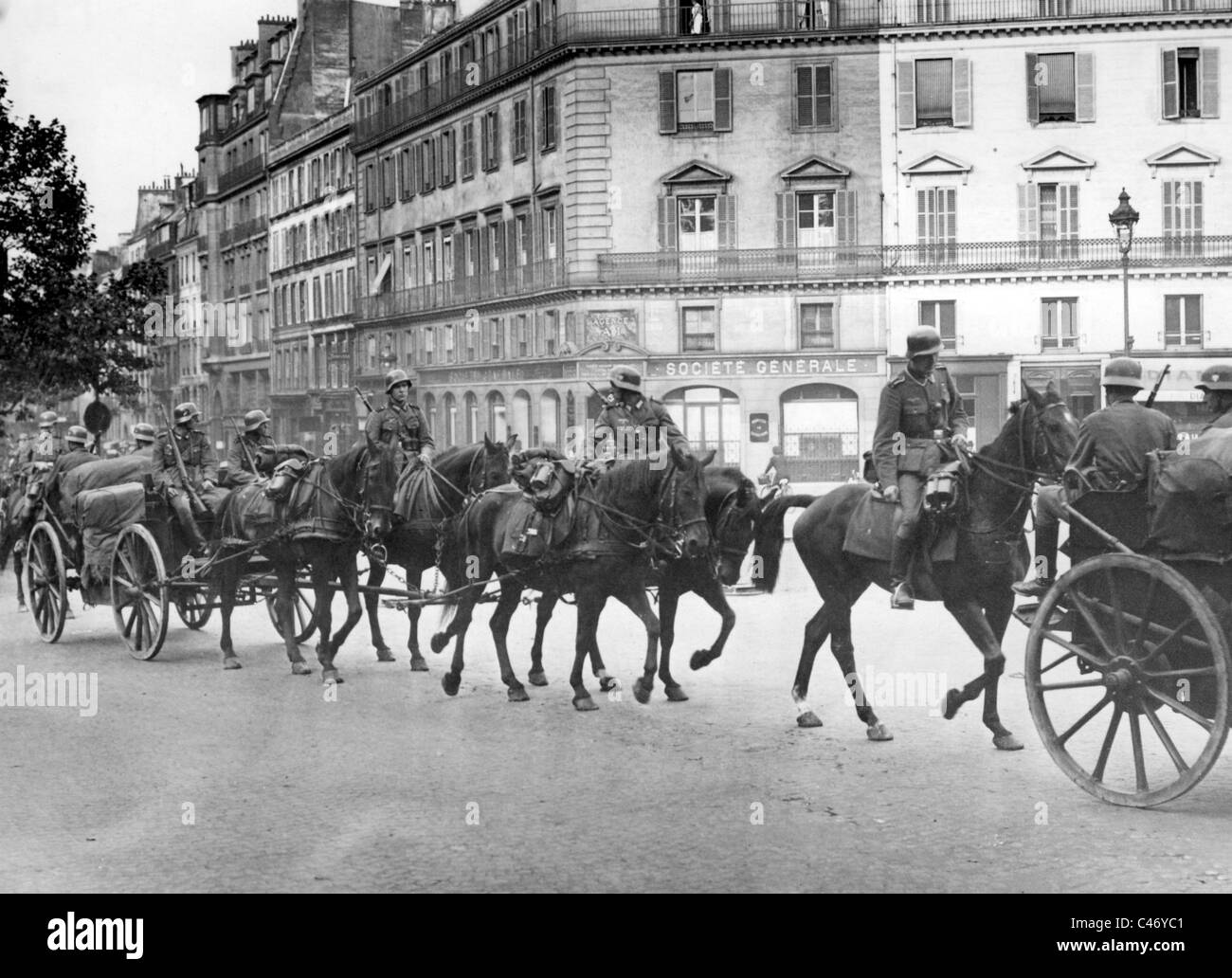 Western front german soldiers in paris hi-res stock photography and ...