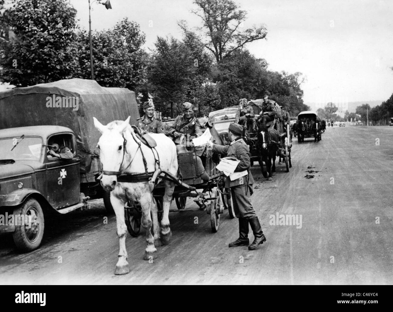 Second World War: Western Front. German soldiers in Paris, 1940 - 1944 ...