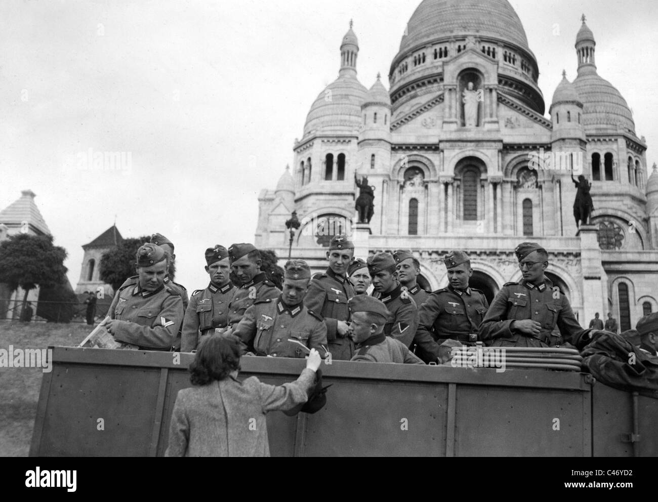 Second World War: Western Front. German soldiers in Paris, 1940 - 1944 ...