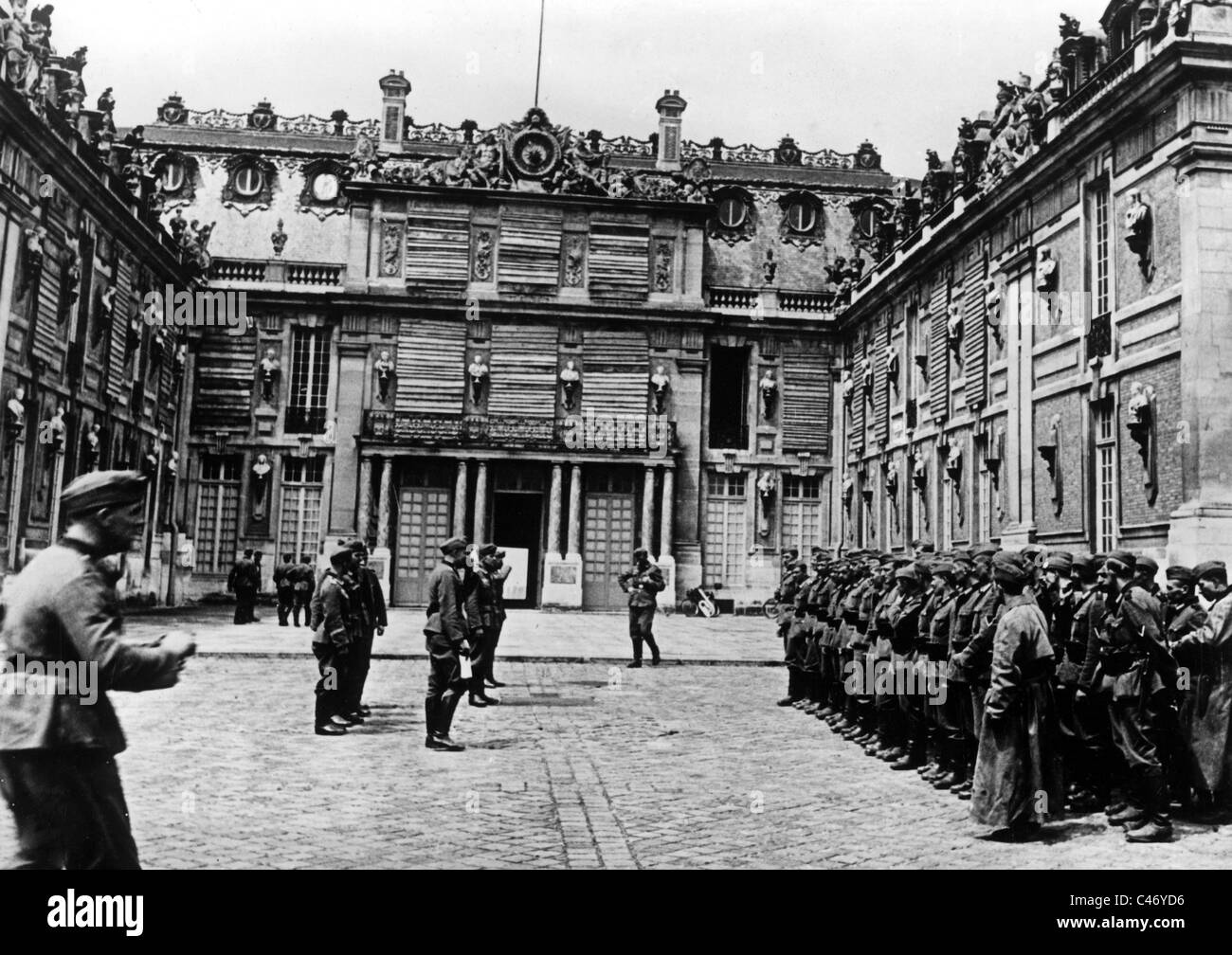 Second World War: Western Front. German soldiers in Paris, 1940 - 1944 ...