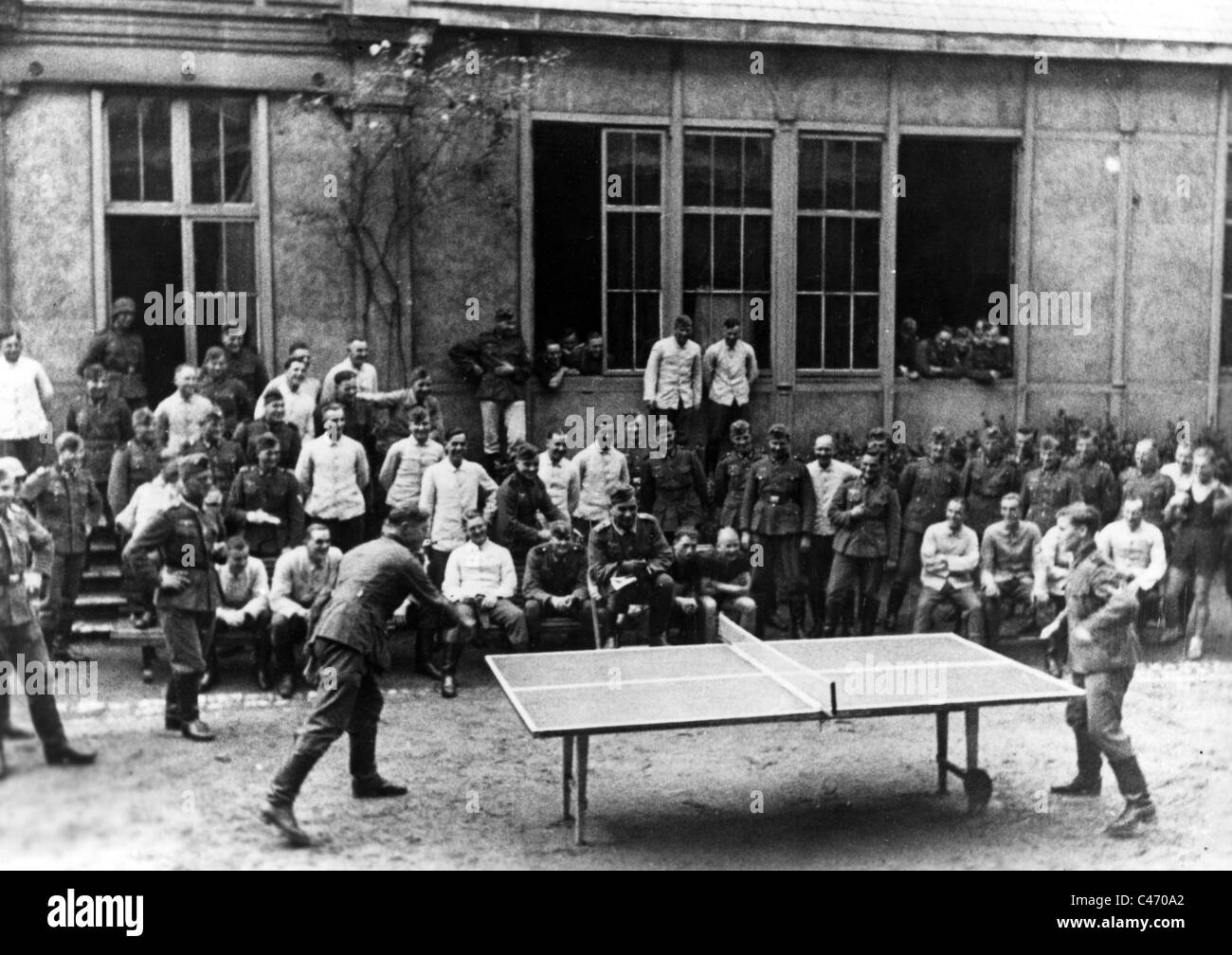 Second world war german soldiers in france hi-res stock photography and ...