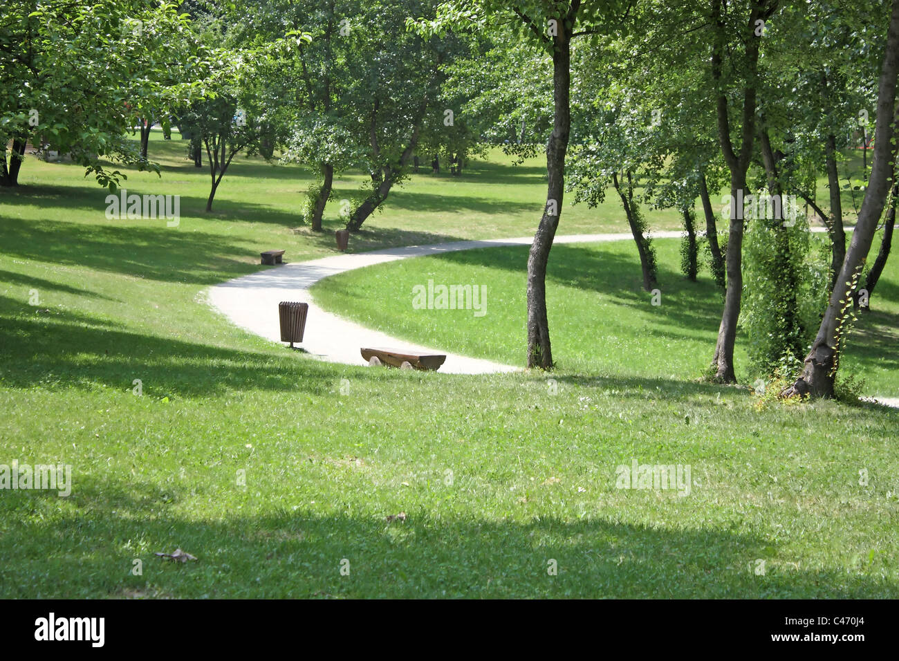 Pathway park hi-res stock photography and images - Alamy