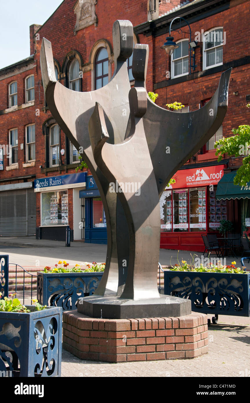 "The Family" sculpture, by Paul Margetts, Market Square, Ashton under ...