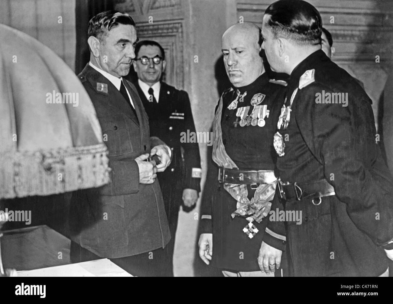 Benito mussolini 1939 Black and White Stock Photos & Images - Alamy