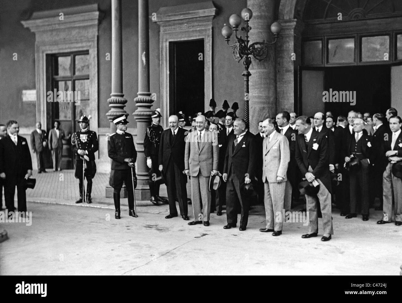 Benito mussolini 1932 hi-res stock photography and images - Alamy