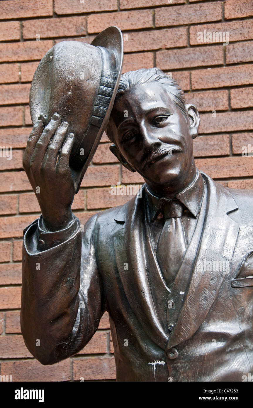 'Tipping the Denton Linney' statue. Jubilee Square, Denton, Tameside ...