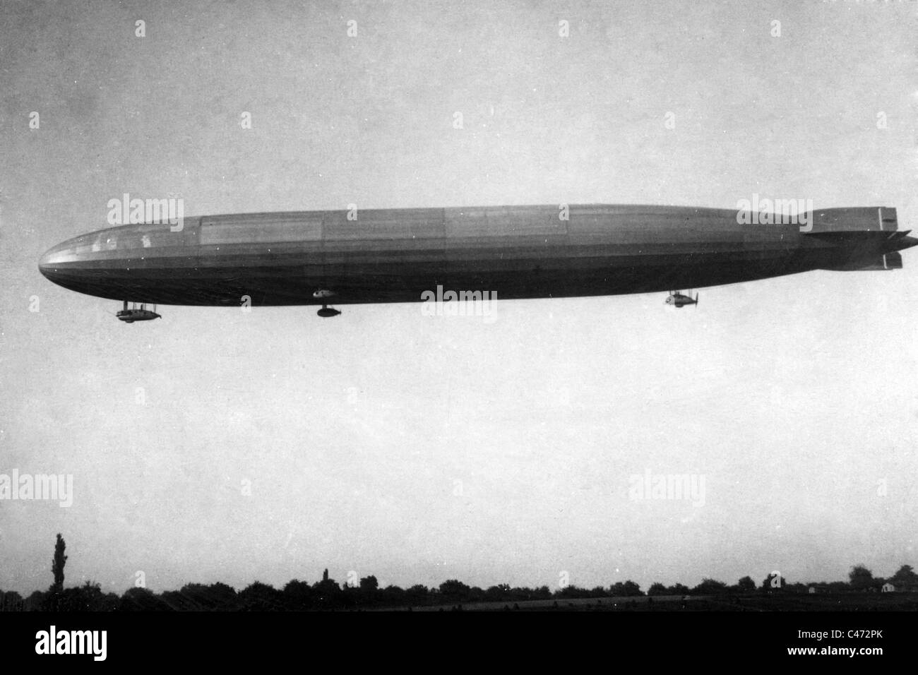 First World War: German Zeppelin attacks, 1914-1918 Stock Photo ...