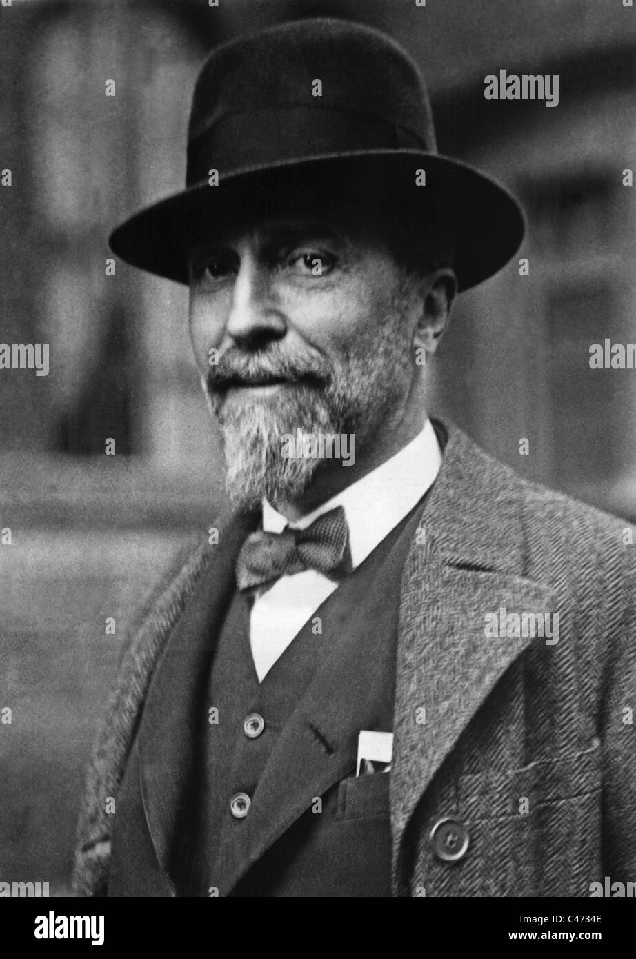 Lord montague hi-res stock photography and images - Alamy