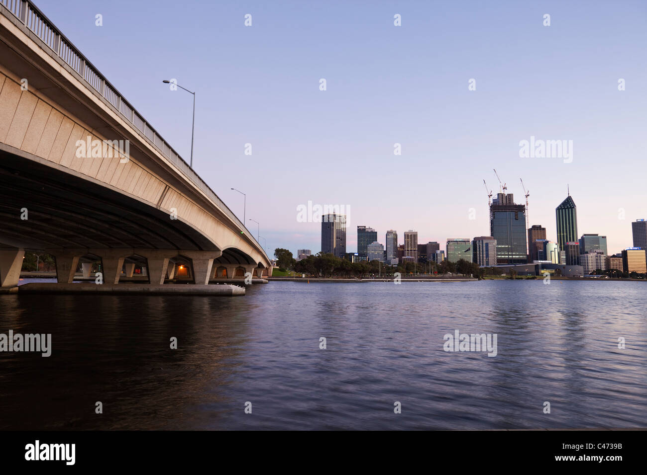 Narrows Bridge and city skyline at twilight. Perth, Western Australia ...