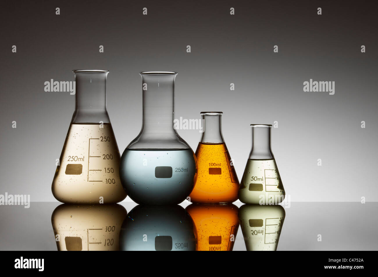 Conical flask with green liquid hi-res stock photography and images - Alamy