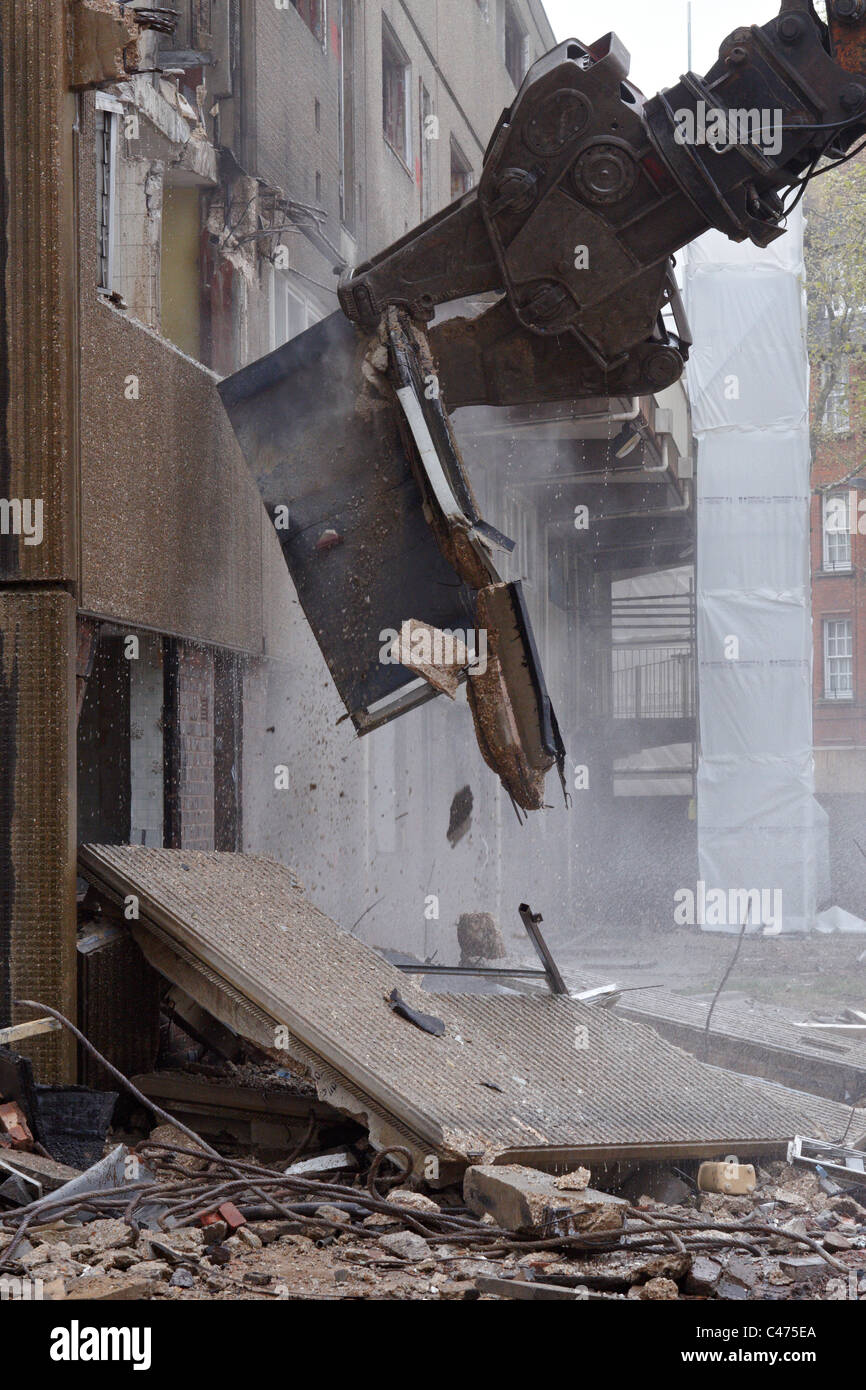 Work has started demolishing the 1970s Heygate Estate in Elephant ...