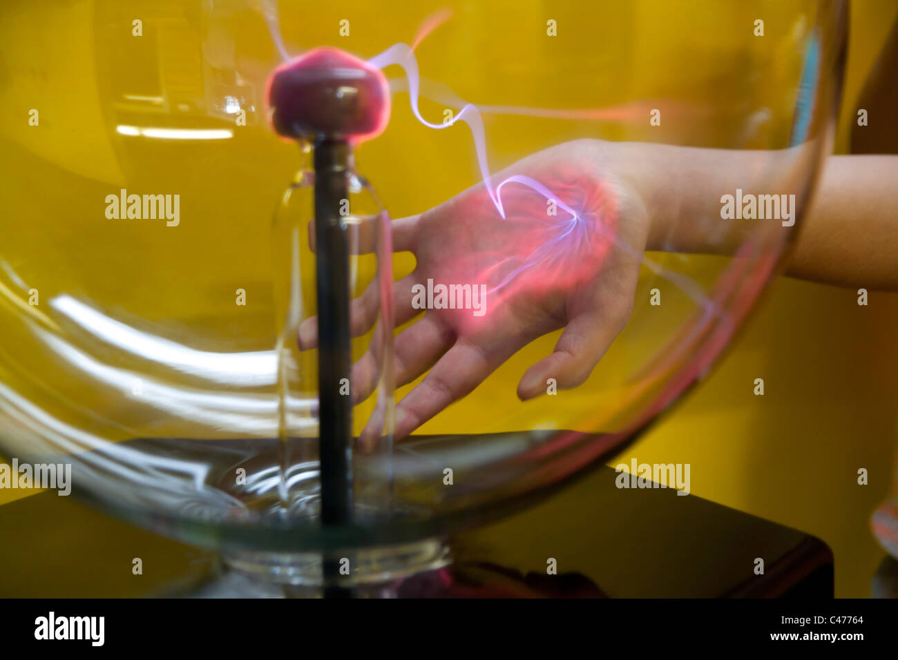 Plasma ball hand hi-res stock photography and images - Alamy