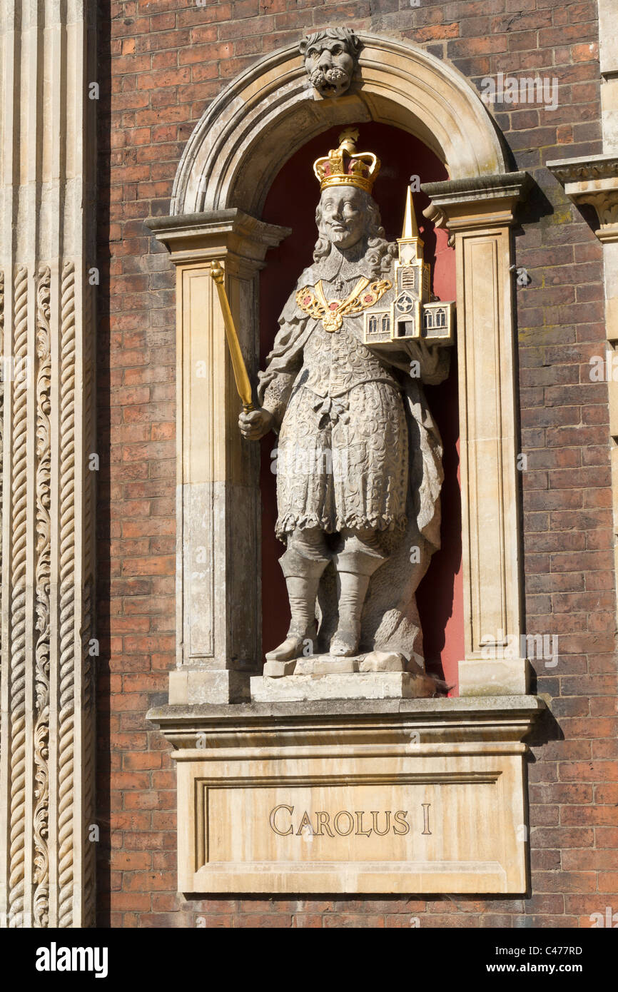 Outside guildhall hi-res stock photography and images - Alamy