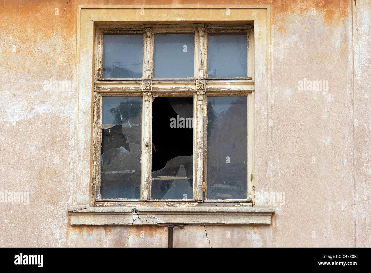 old broken window Stock Photo - Alamy
