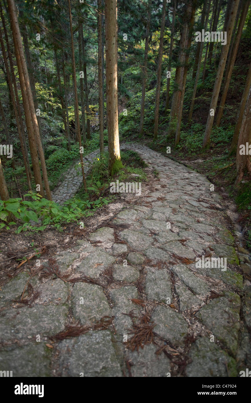 Nakasendo post road between Magome and Tsumago, Kiso Valley, Nagano ...
