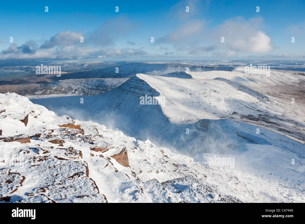 Winter view towards Cribyn from Pen Y Fan, Brecon Beacons national park ...