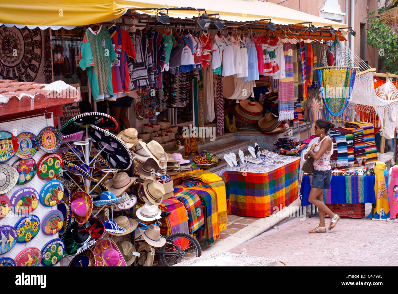 Maya crafts hi-res stock photography and images - Alamy