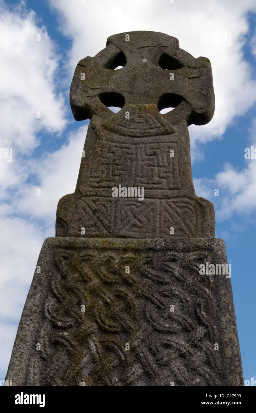 Carew cross. An old stone cross which stands outside Carew castle in ...