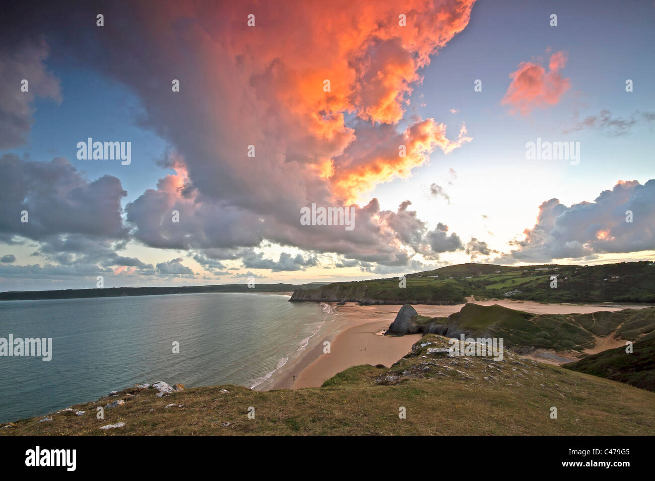 Red cliffs at sunset hi-res stock photography and images - Alamy