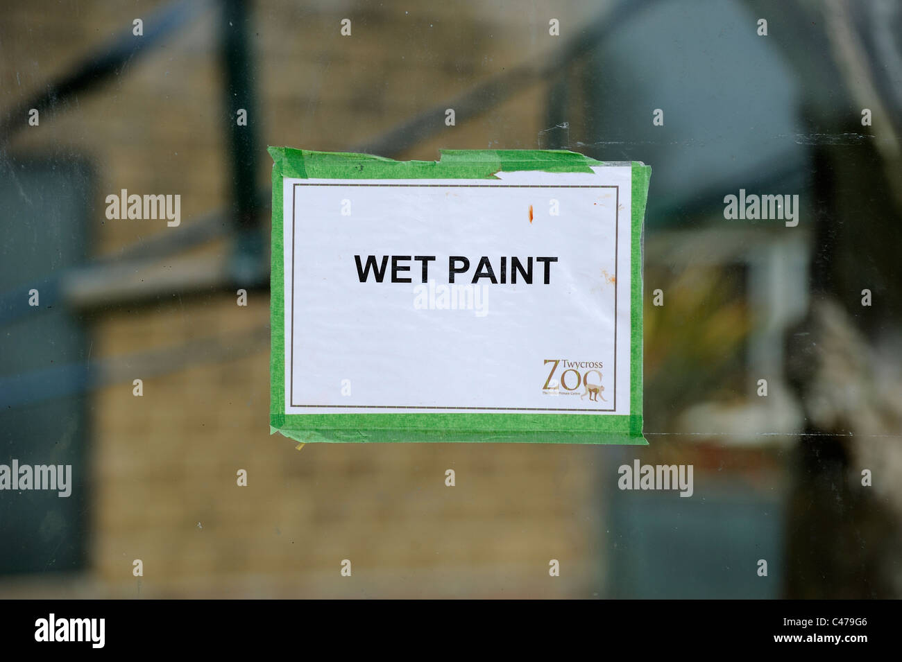Wet paint sign hi-res stock photography and images - Alamy