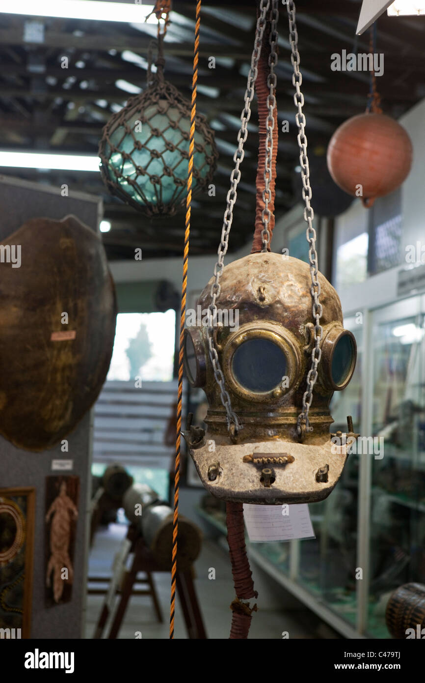 Pearl diving helmut and exhibit at the Torres Strait Heritage Museum ...