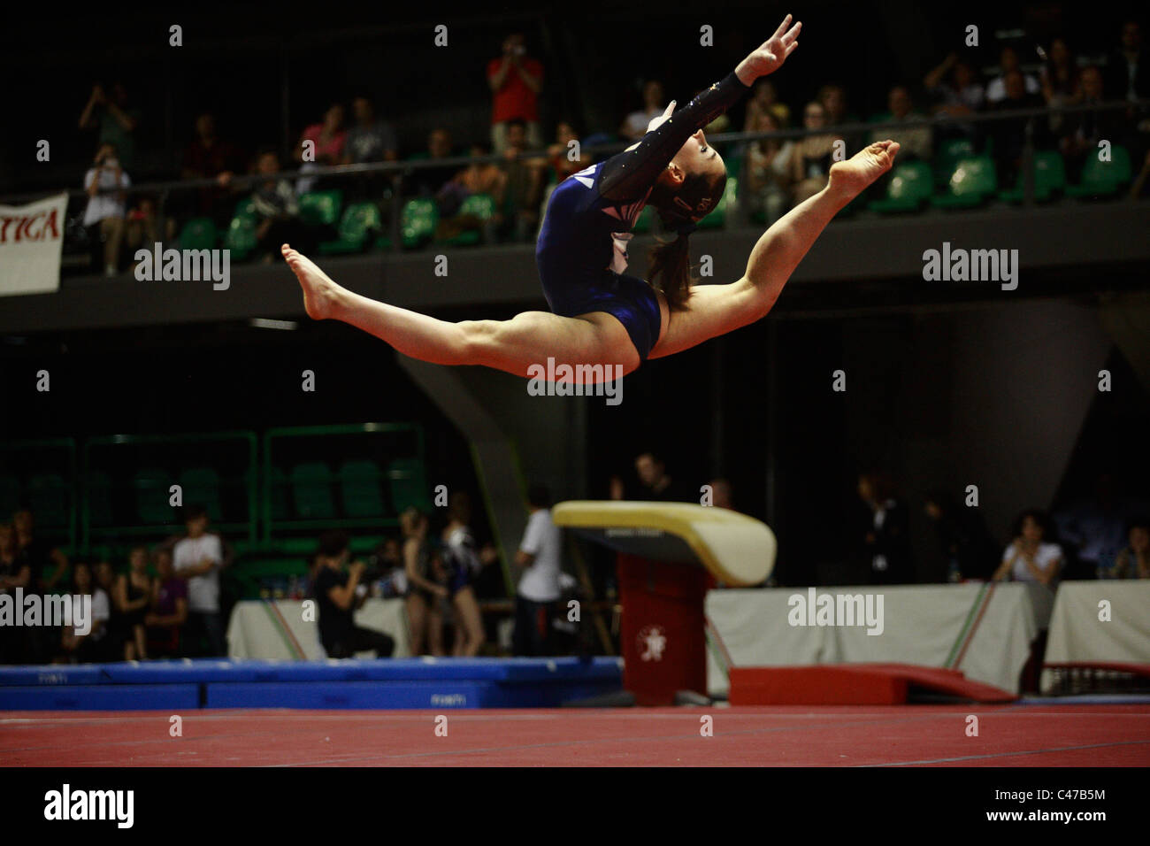 Wide apart legs hi-res stock photography and images - Alamy