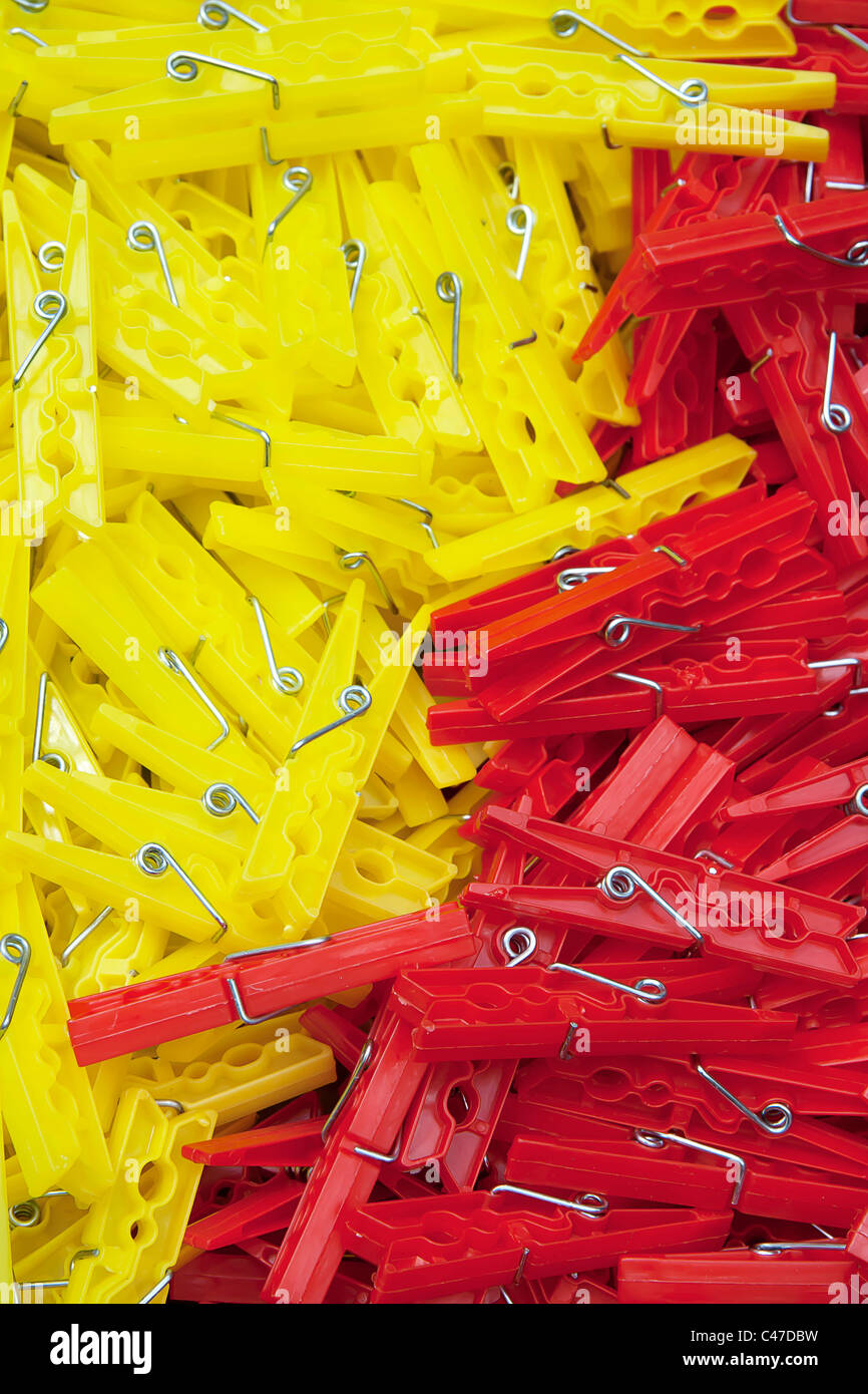 Pile of pins colors hi-res stock photography and images - Alamy