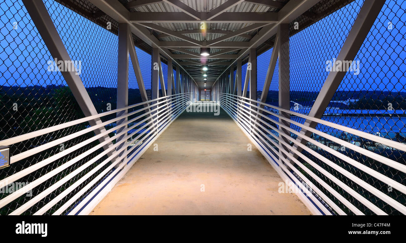 Breezeway hi-res stock photography and images - Alamy