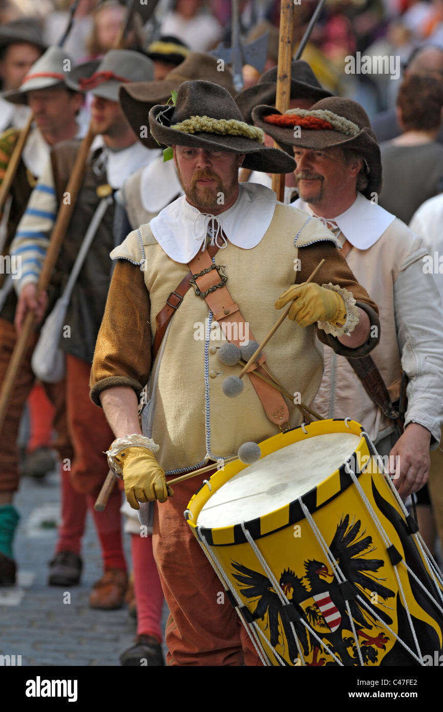 Traditional medieval costume parade hi-res stock photography and images ...