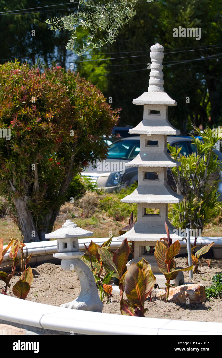 Japanese stone lamp Stock Photo - Alamy