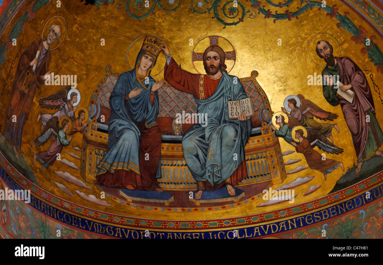 An apse with a 19th century colourful faux mosaic in Modena Cathedral ...